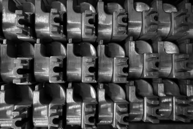 Qu'est-ce que le moulage au sable ? Procédé, types, défauts et applications